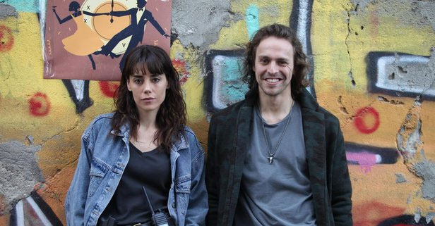 Është aktore e suksesshme, por jeta romantike e Cansu Dere është e ...